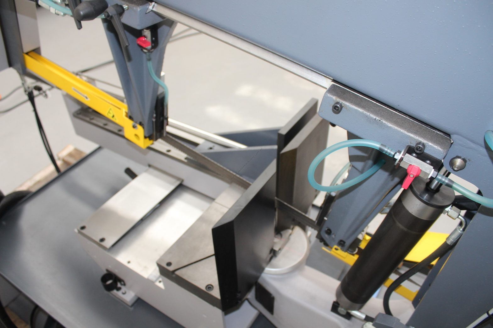 Buy Bomar Transverse 610.440 DGH Semi Automatic Bandsaw for Sale Online ...